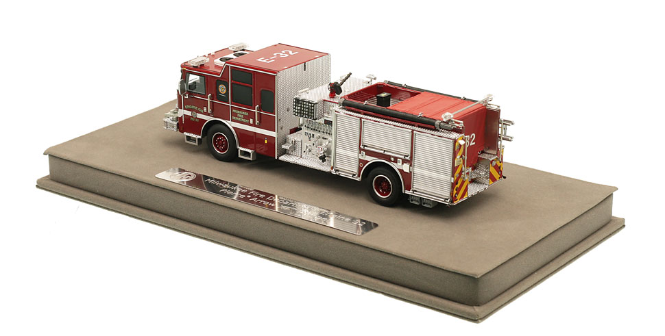 Fire Replicas Milwaukee Fire Department Engine 32 Scale Model